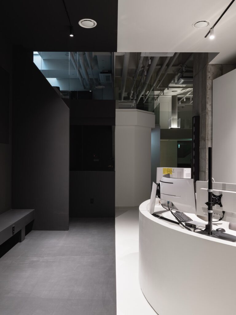 Studio EIM - Atelier Lee 금속으로 완성하는 꿈의 공간: 금속 인테리어, 금속시공